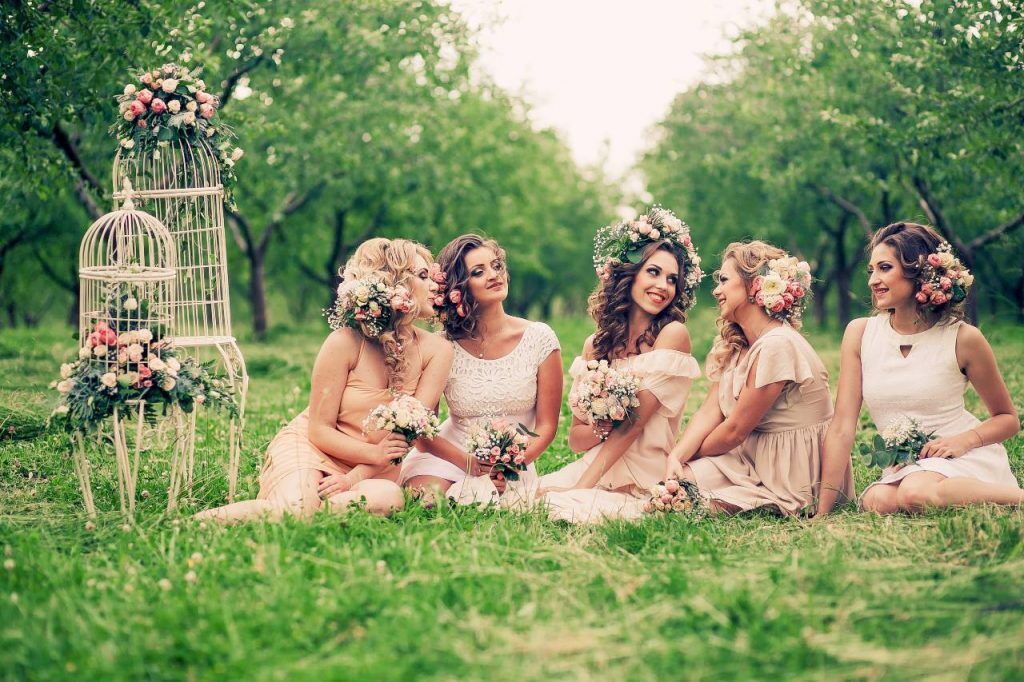 Plan A Chic Summer Garden Hen Party | The Foxy Hen